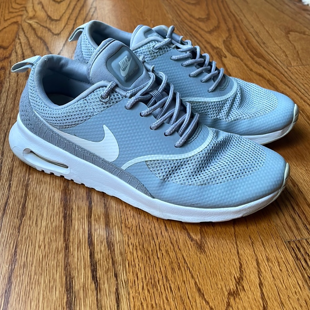 Nike Gray Sneaker - Gem